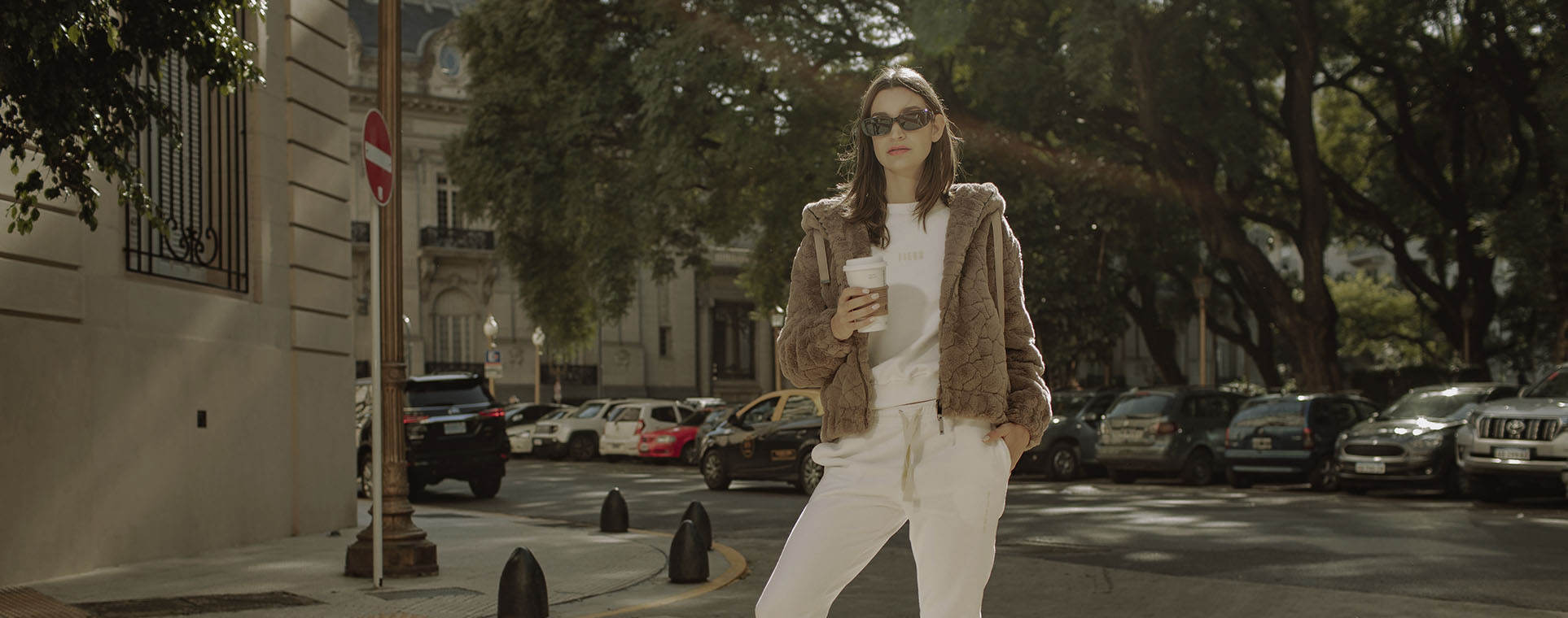 Looks com moletom: confira inspirações para o dia a dia